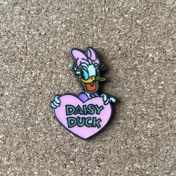 Disney | Accessories | Daisy Duck Heart Pin | Poshmark